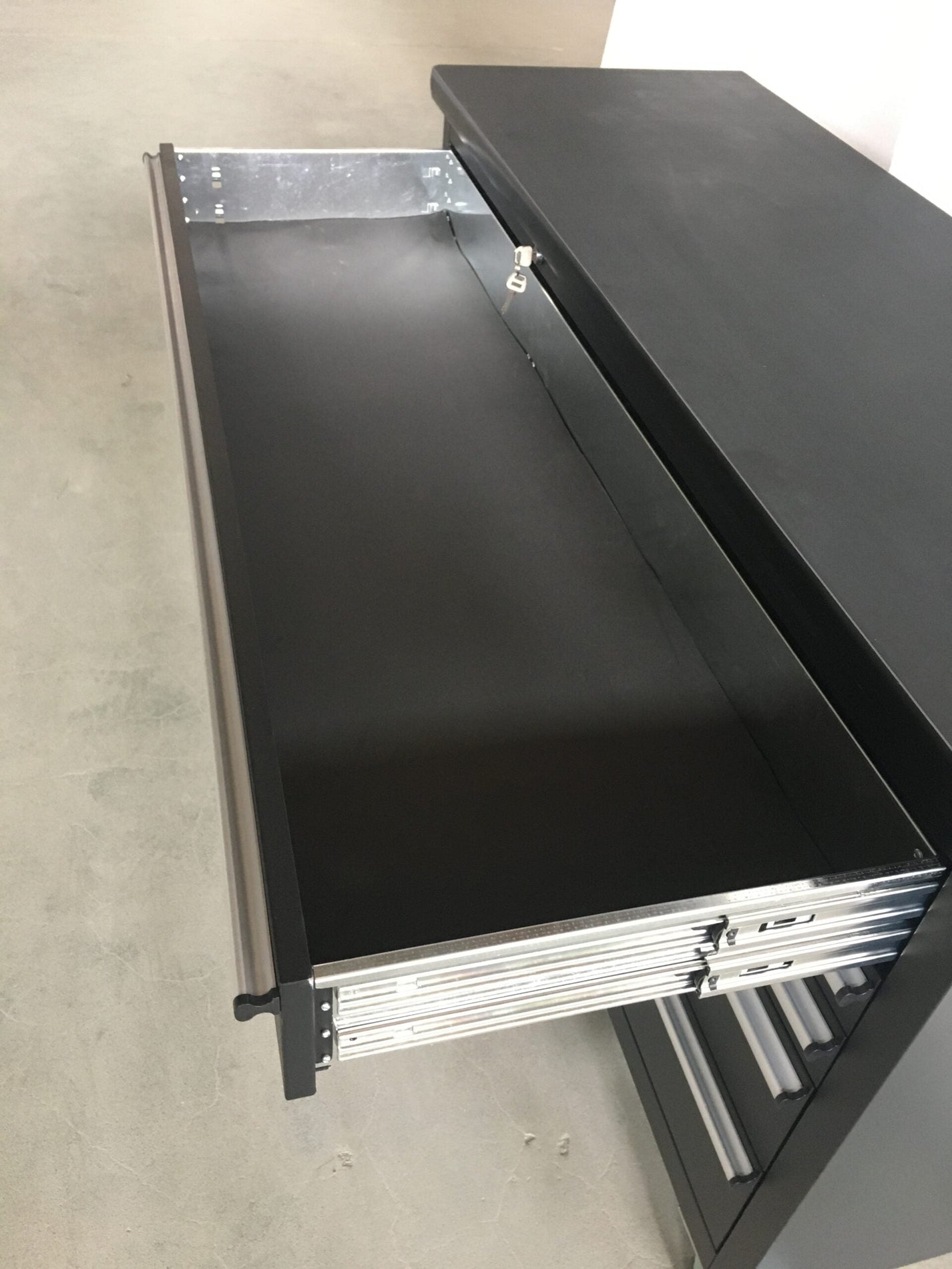 1.4M Steel Workbench, Mega Drawer Rolling Tool Chest – GToolsPerth